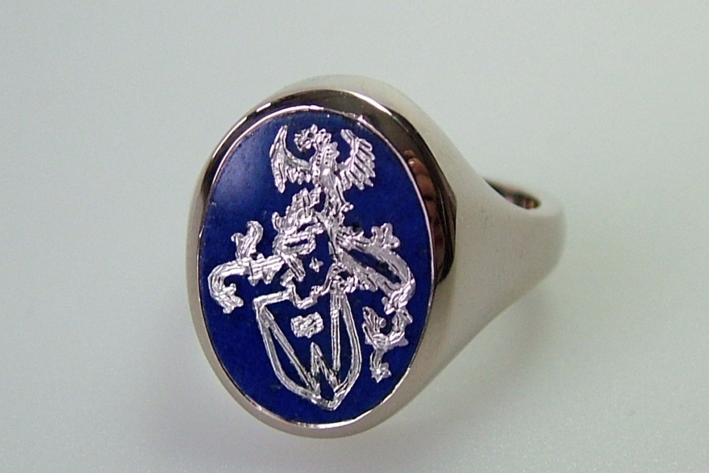 Signet ring and crest ring - handmade by Pro Heraldica