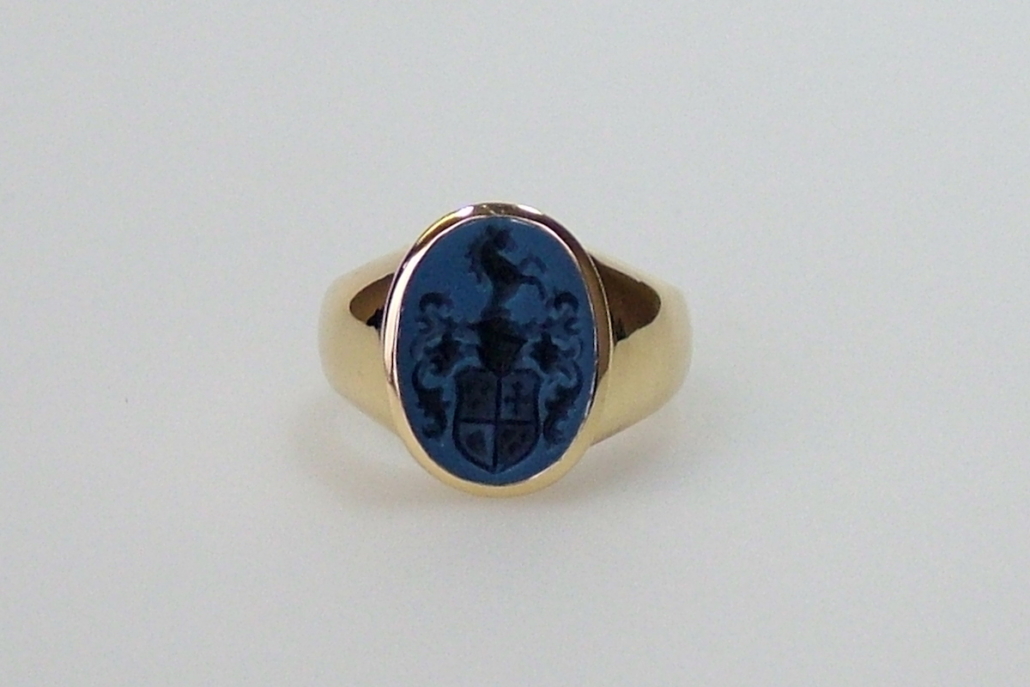 Signet ring and crest ring - handmade by Pro Heraldica