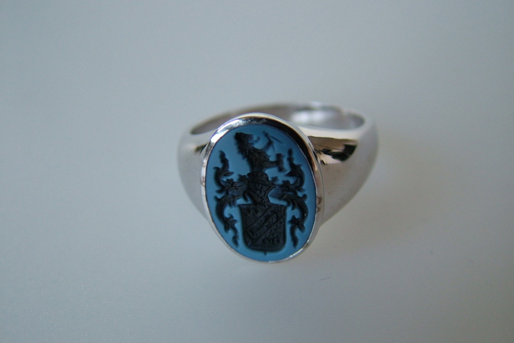 Signet ring and crest ring - handmade by Pro Heraldica