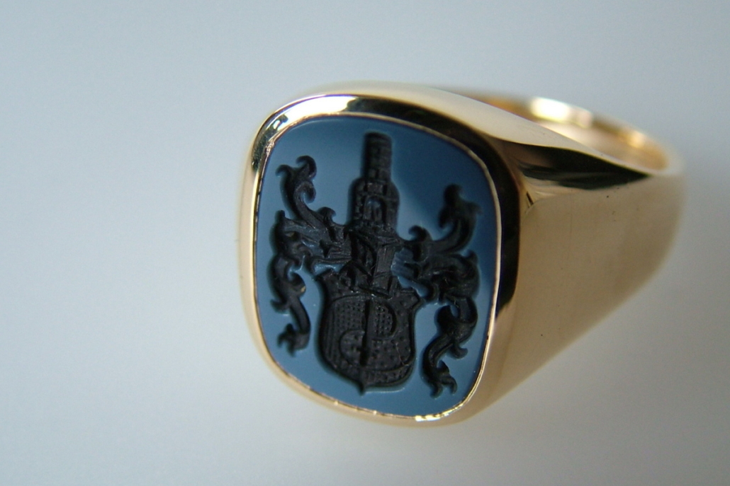 Signet ring and crest ring - handmade by Pro Heraldica