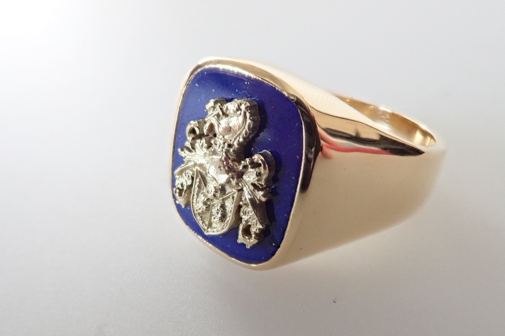 Signet ring and crest ring - handmade by Pro Heraldica