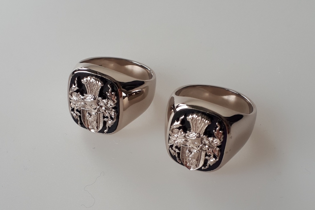 Signet ring and crest ring - handmade by Pro Heraldica
